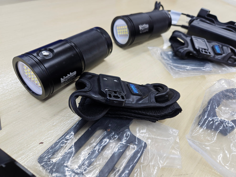 Big Blue Video Lights - VL7200 & VL9000 (USED) – Flipper's Diving LLC